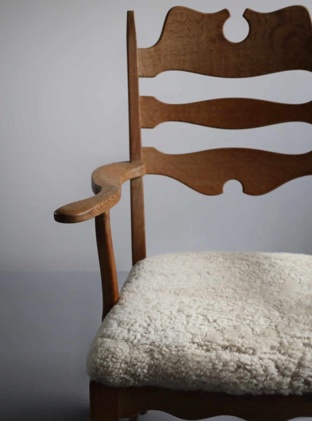Razor blade dining chair in oak by Henry Kjærnulf