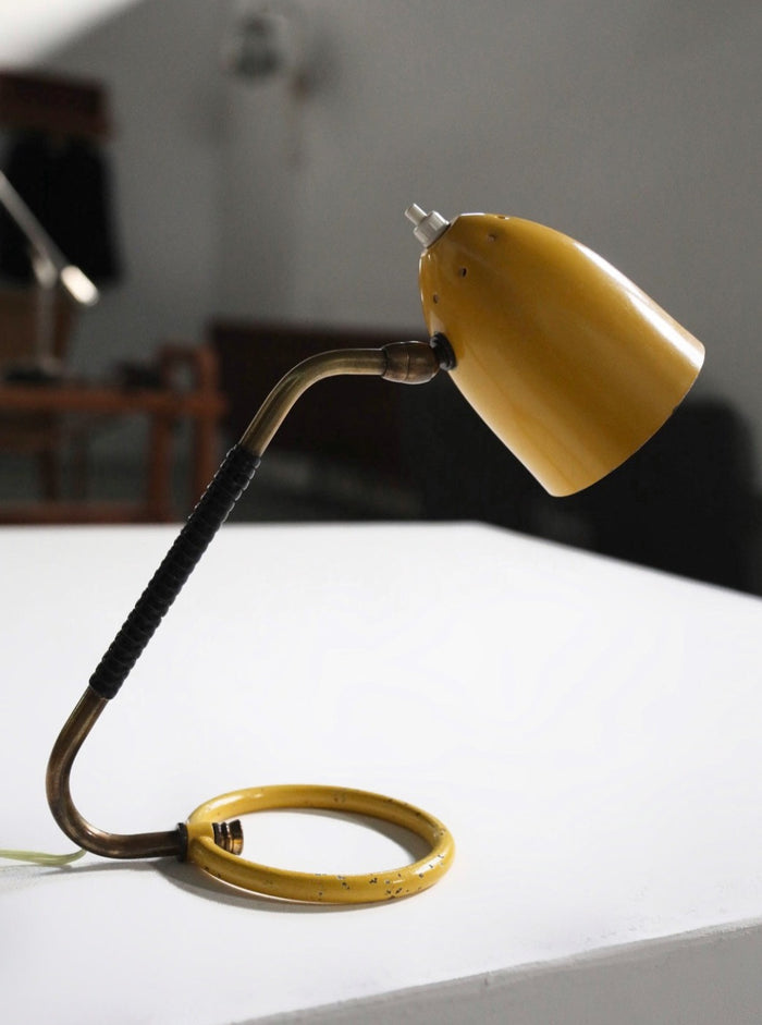 Charming 1950s Italian vintage small desk lamp