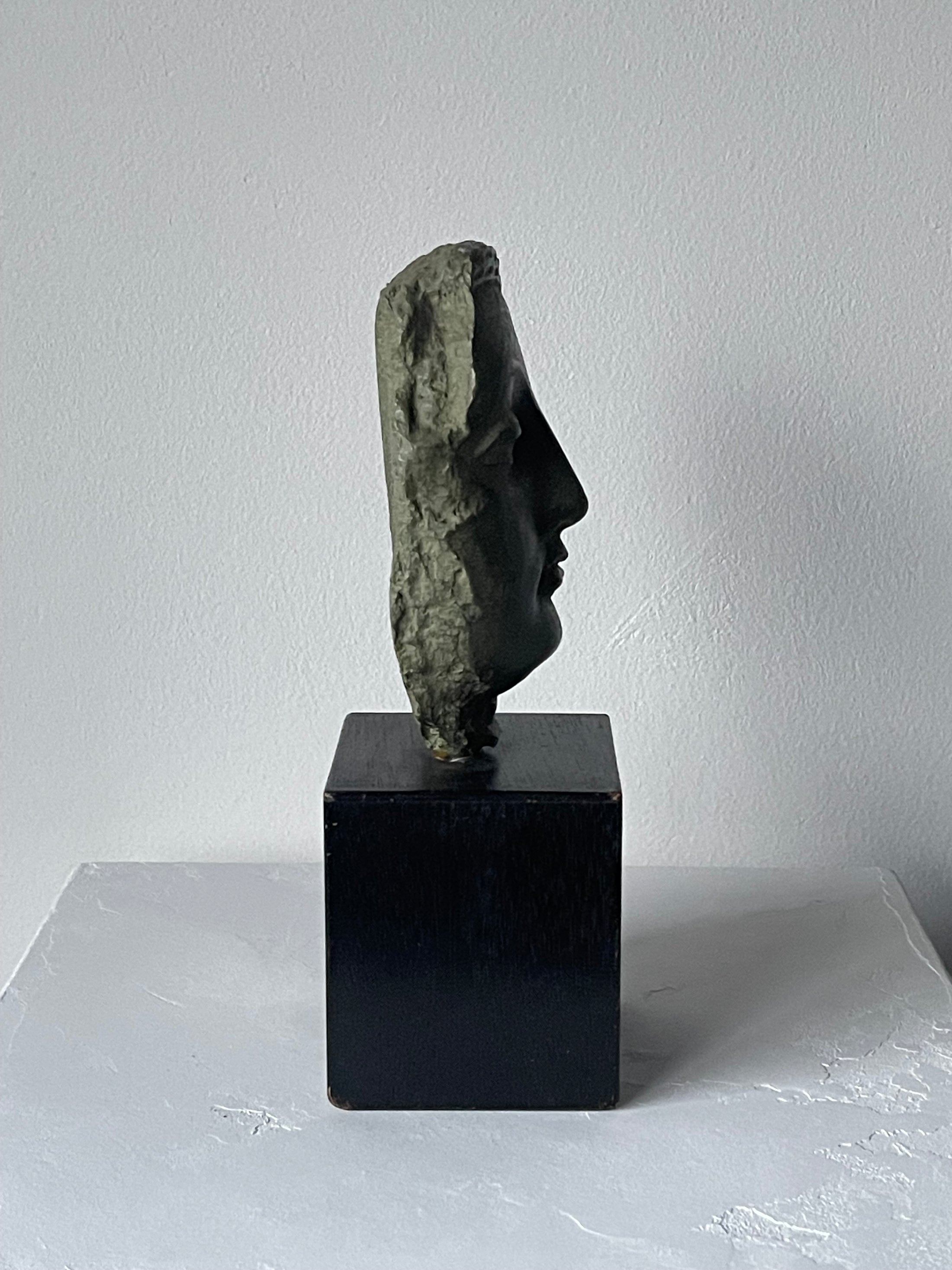 Human Face Sculpture