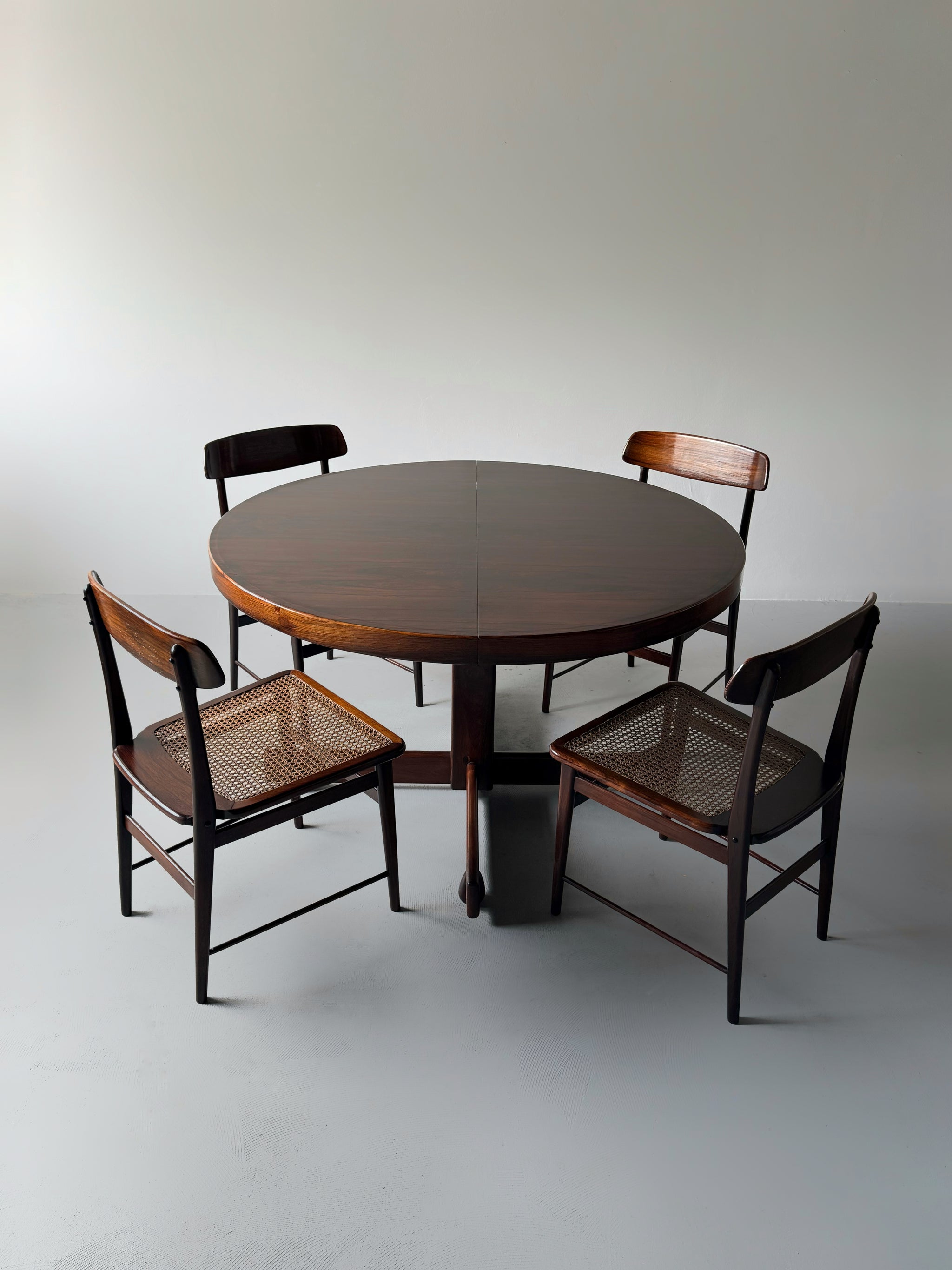 "Alex" Round Dining Table and ”Lucio” chairs by Sergio Rodrigues, Braz